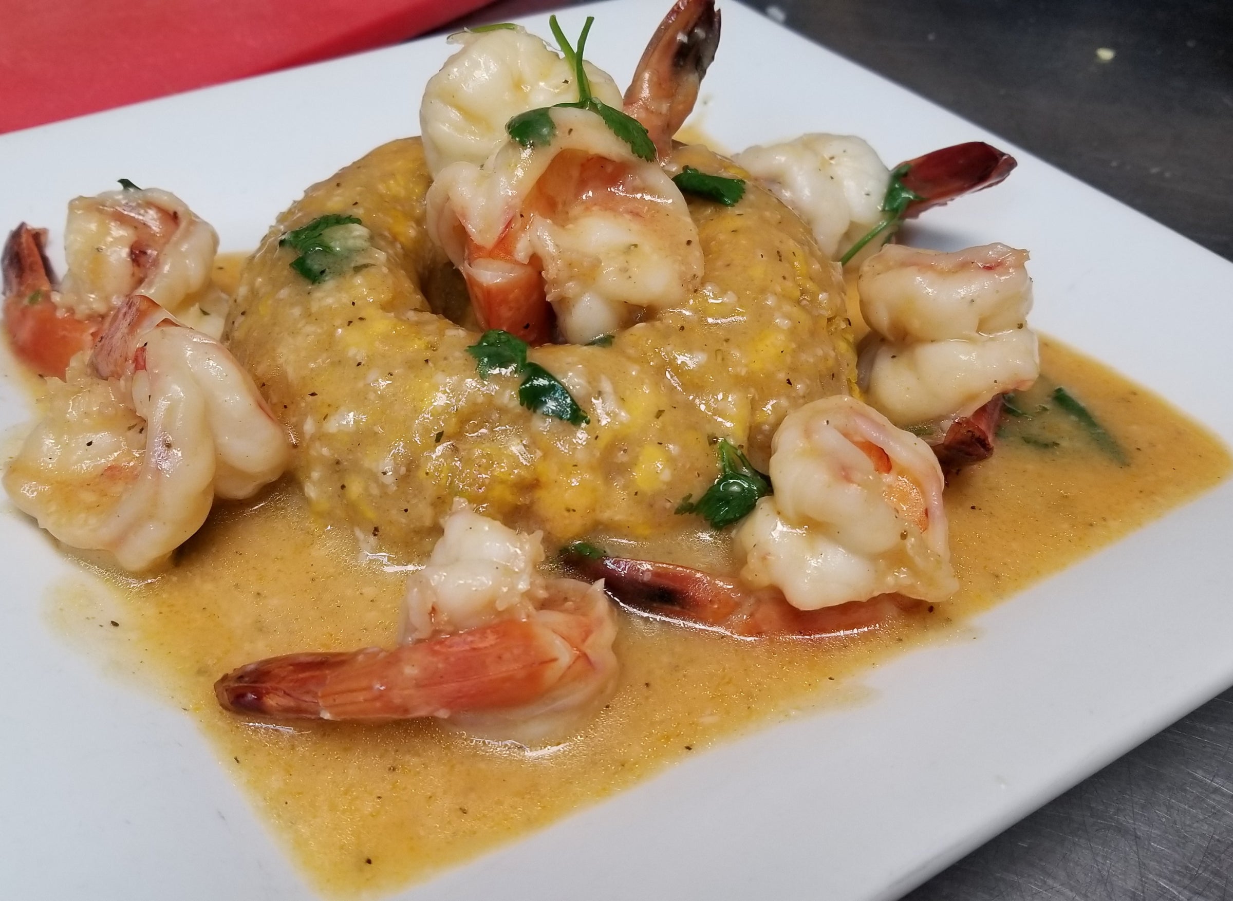 Mofongo Con Camarones Al Ajillo